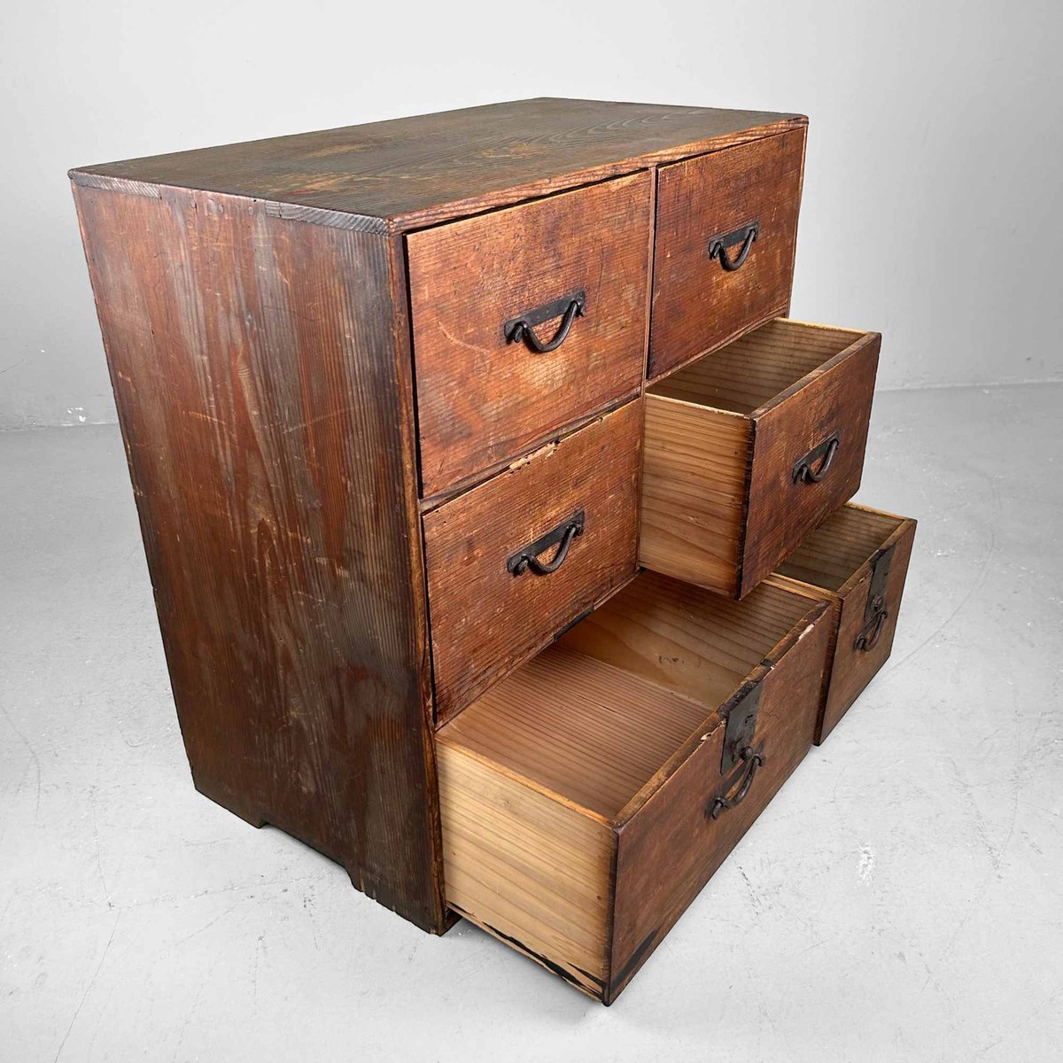 Authentic Tansu Japanese Chest of Drawers, 1920s for sale at Pamono