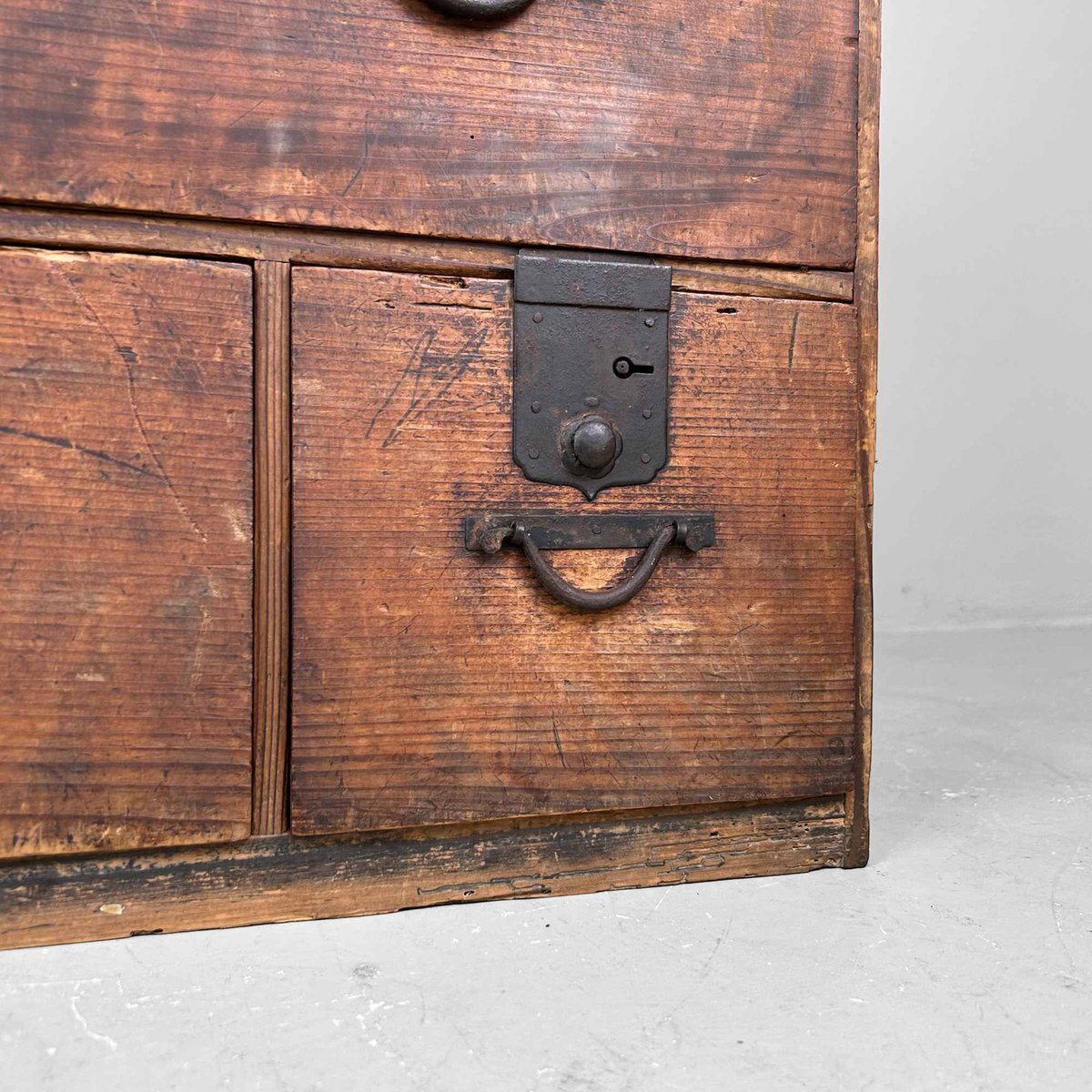Authentic Tansu Japanese Chest of Drawers, 1920s for sale at Pamono