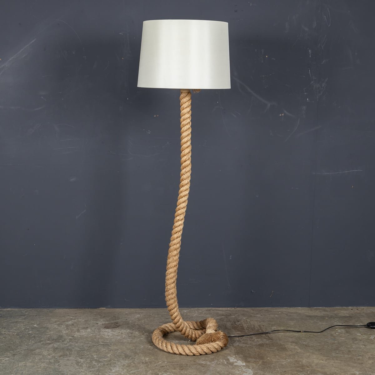 20th Century Italian Standing Rope Floor Lamp, 1970s for sale at Pamono