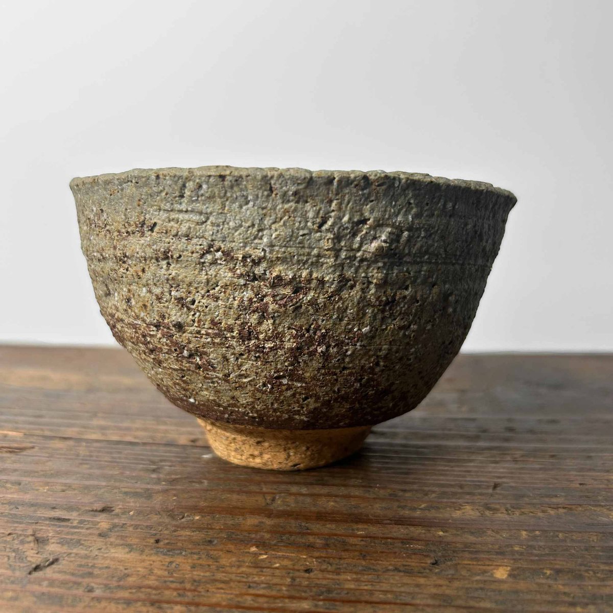 Shōwa Earthenware Organic Chawan 茶碗 Matcha Bowl, 1960s for sale at Pamono