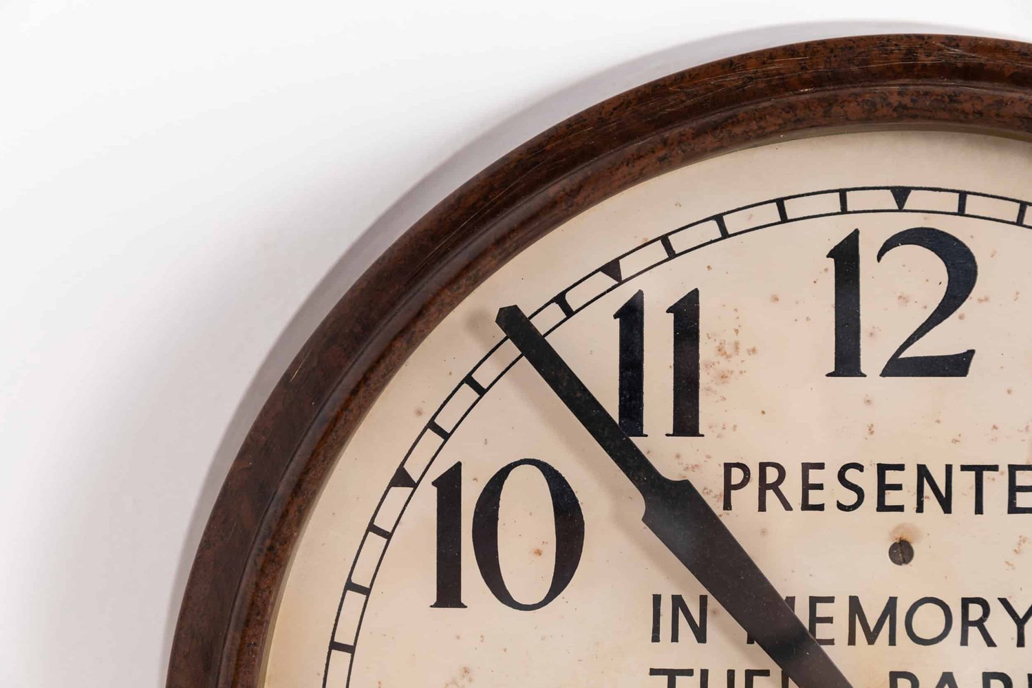 Vintage Bakelite Smiths Memorial Wall Clock for sale at Pamono