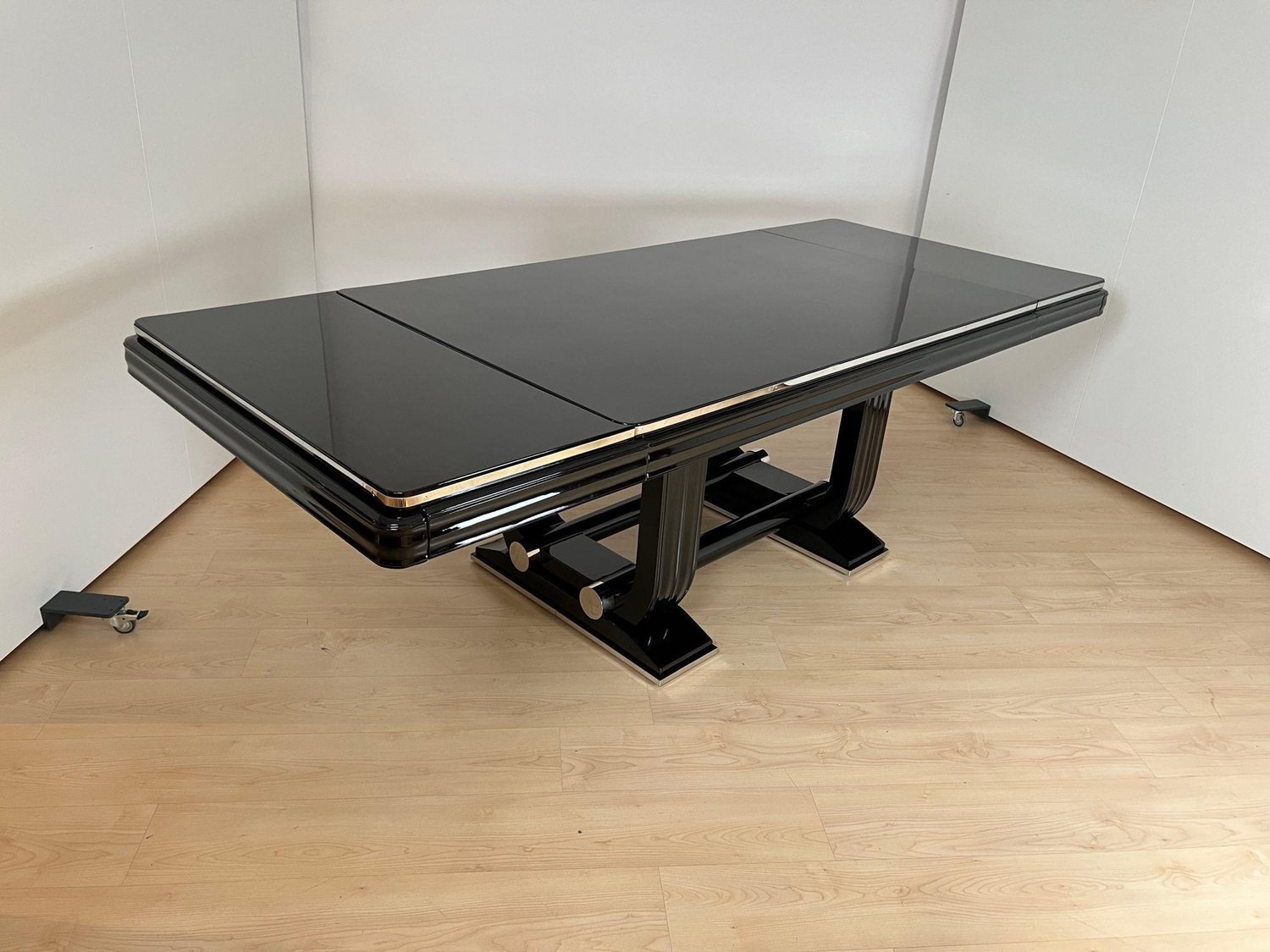 Art Deco Expandable Table in Black Lacquer and Chrome, France, 1935 for ...