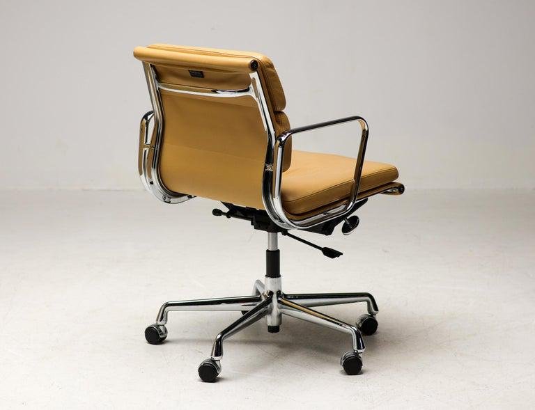 Vintage EA217 Desk Chair in Cognac Leather by Charles & Ray Eames, 2002 ...