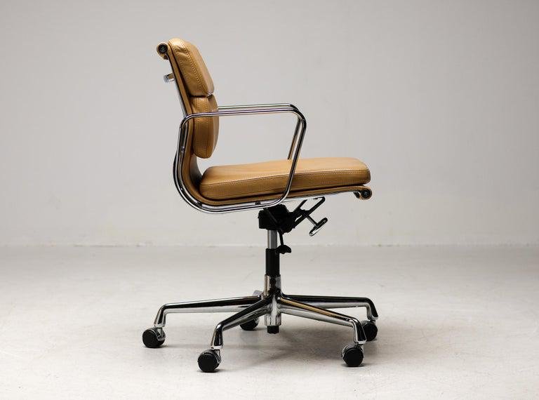 Vintage EA217 Desk Chair in Cognac Leather by Charles & Ray Eames, 2002 ...