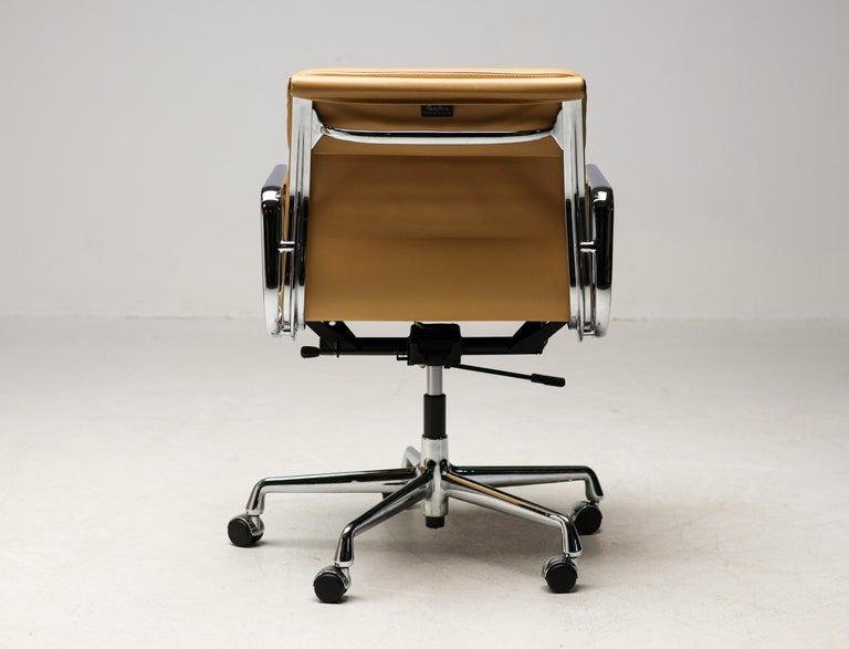 Vintage EA217 Desk Chair in Cognac Leather by Charles & Ray Eames, 2002 ...