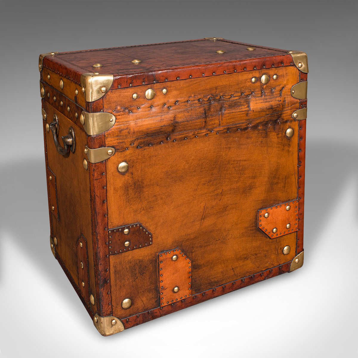 Vintage English Leather Trunks, 1990s, Set of 2 for sale at Pamono