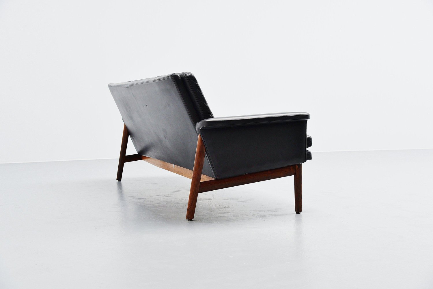 Jupiter Sofa by Finn Juhl for from France & Søn / France & Daverkosen ...