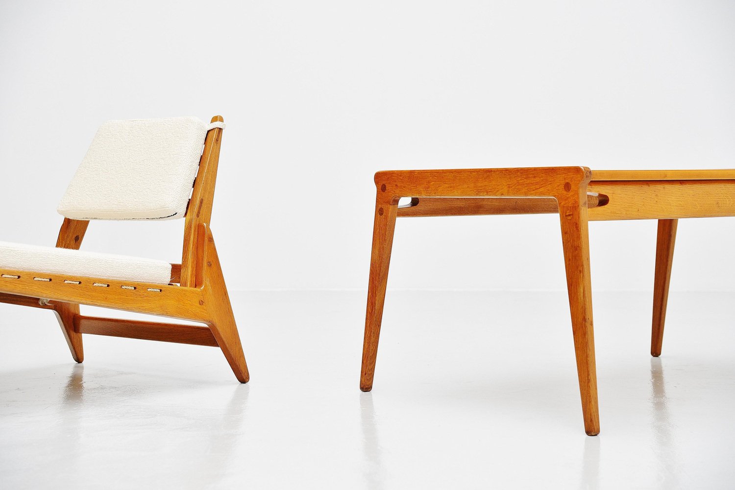 Oak Hunting Coffee Table, Sweden, 1960s for sale at Pamono