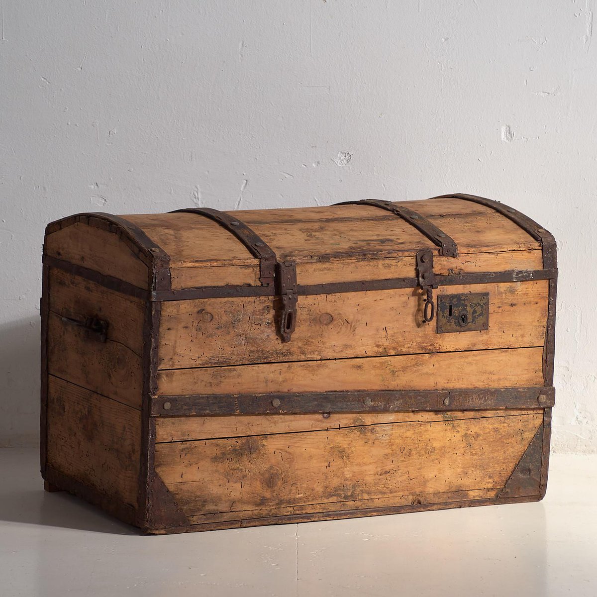 Antique Washed Wood Chest, 1900s for sale at Pamono