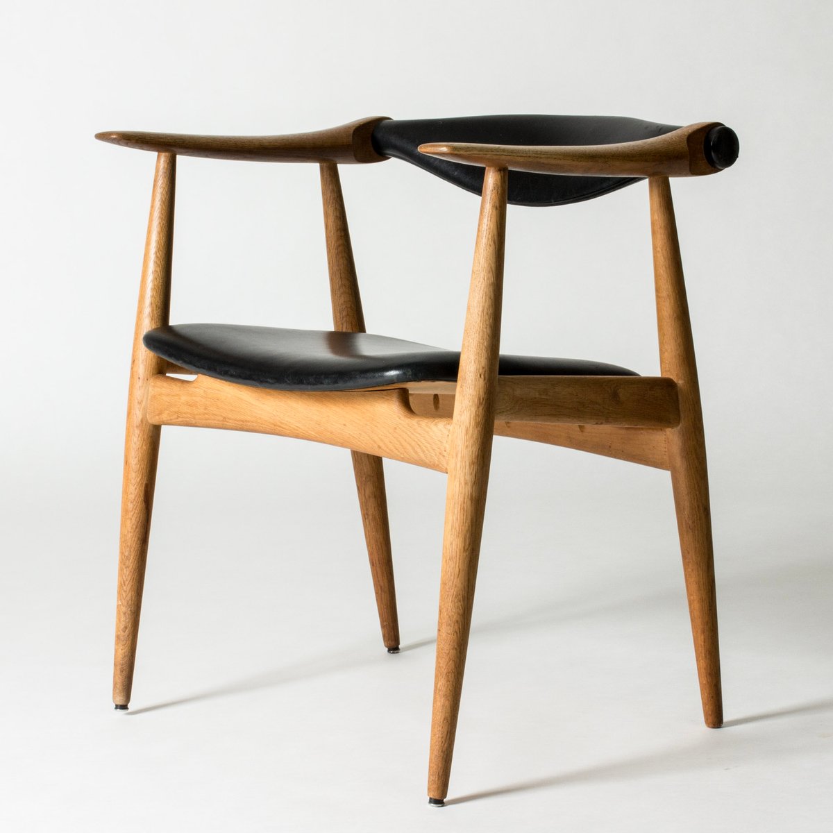 Yoke Chair by Hans J. Wegner, 1960s for sale at Pamono