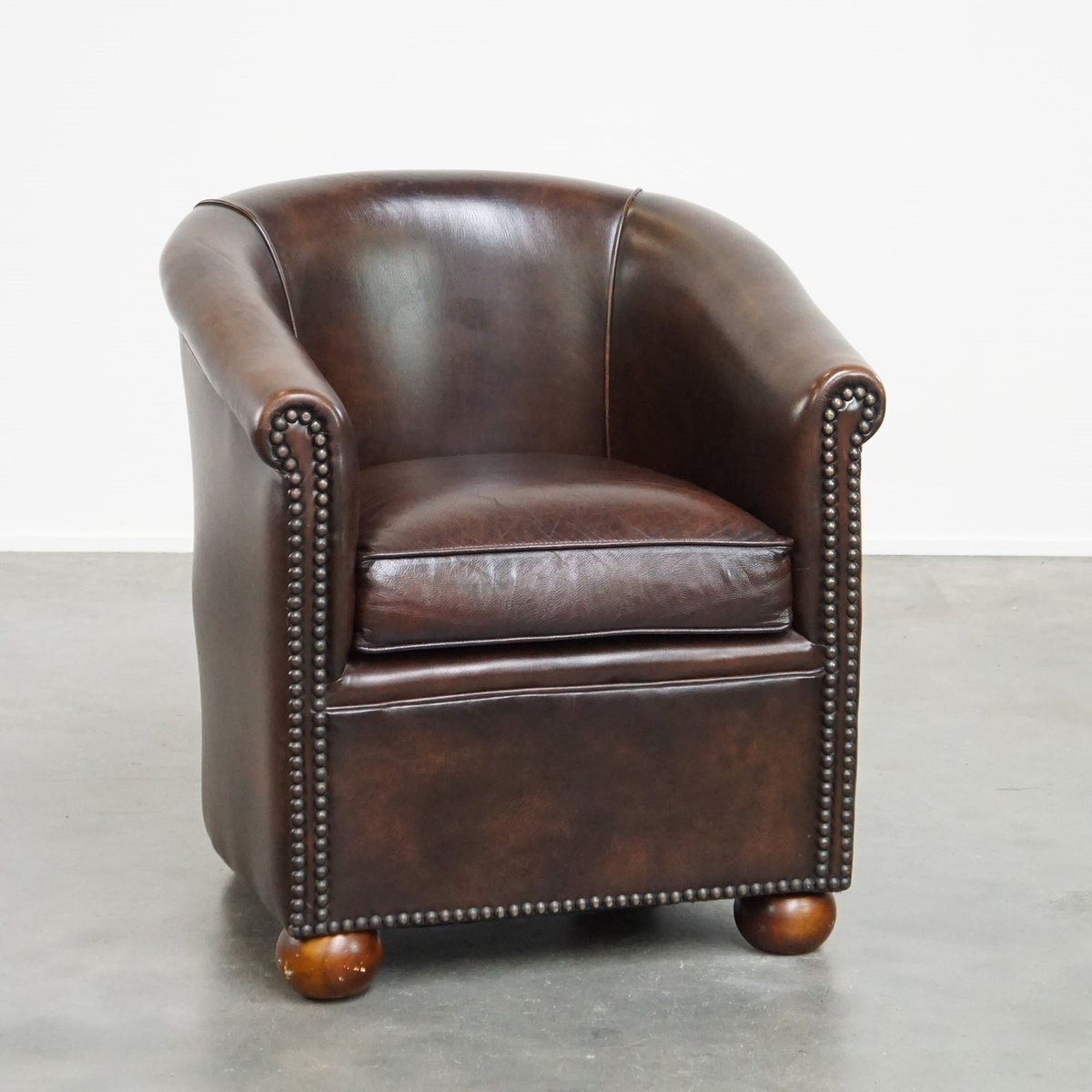 English Style Dark Cowhide Leather Club Chair with Ball Legs for sale ...