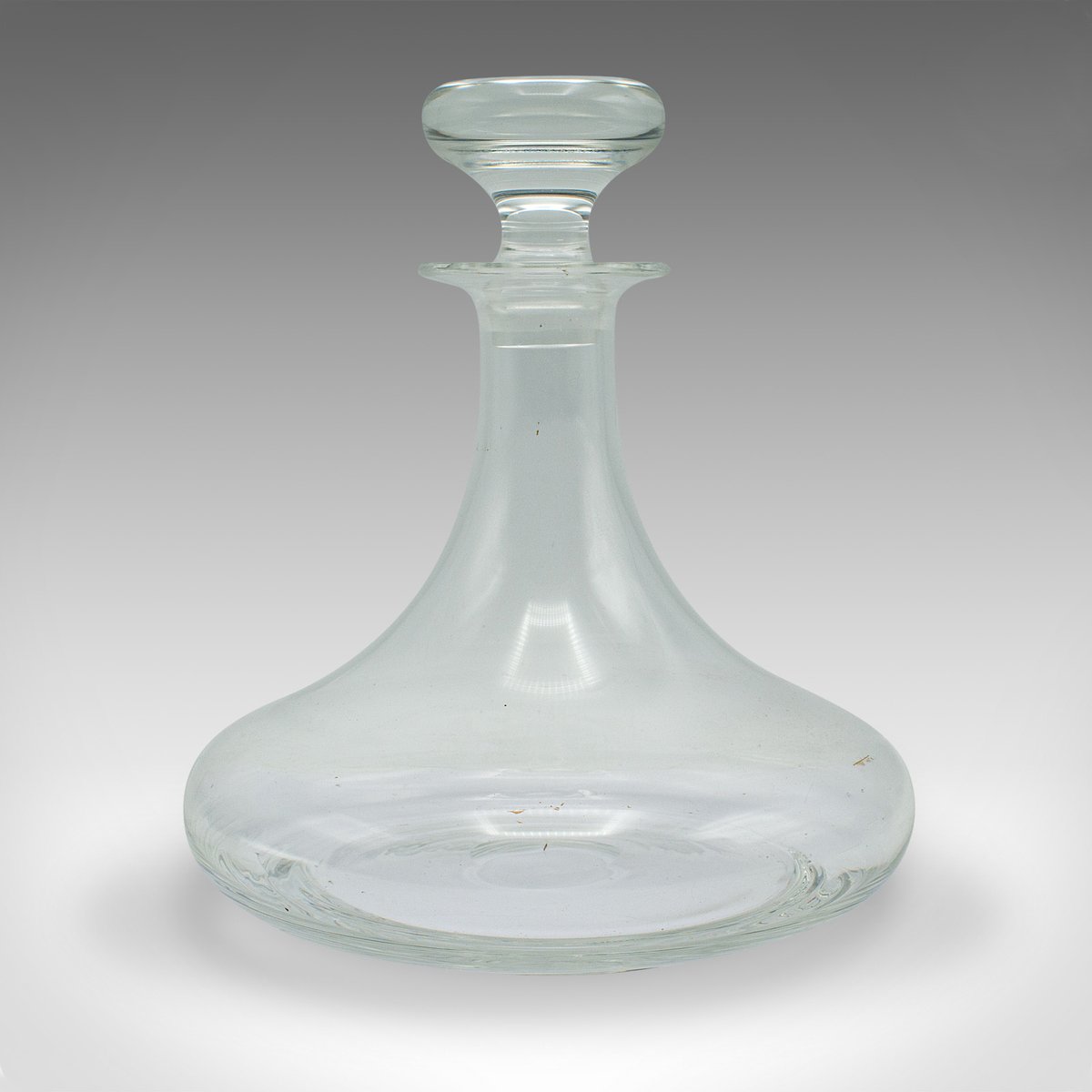 Vintage English Glass Bodied Red Wine Decanter, 1980s for sale at Pamono