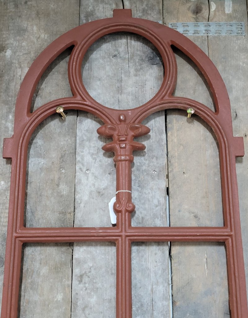 Gothic Cast Iron Window Frame for sale at Pamono