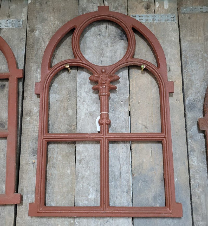 Gothic Cast Iron Window Frame for sale at Pamono