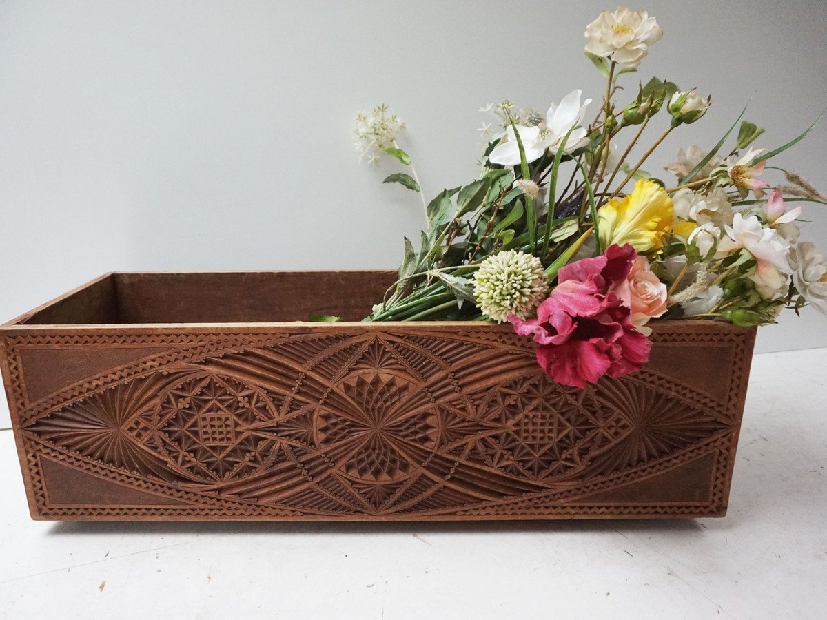 Dutch Chip Carved Wooden Planter Folk Art, 1890s for sale at Pamono