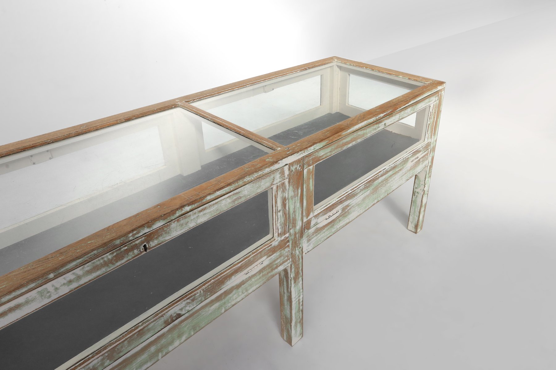 Large Antique Rustic Oak Display Case, 1890s for sale at Pamono