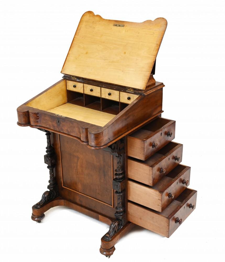 Antique Davenport Desk in Walnut, 1880 for sale at Pamono
