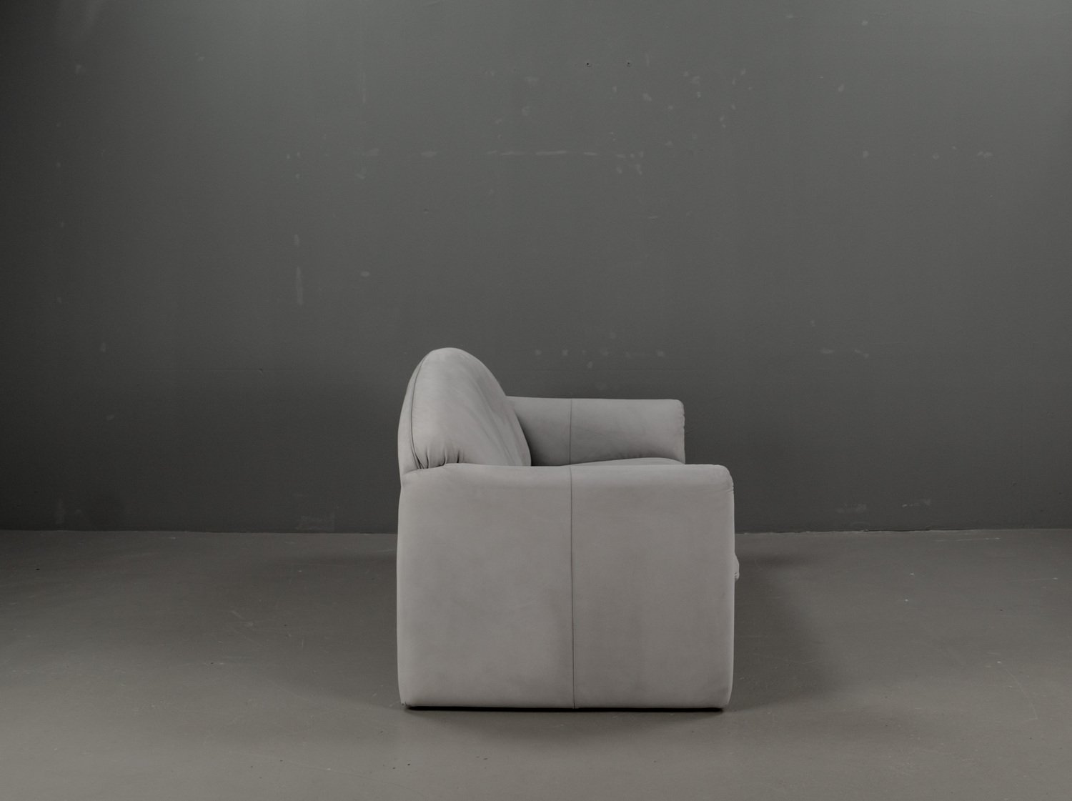 Canapé Octanova en Cuir Nubuck Gris Clair par Peter Maly pour COR ...