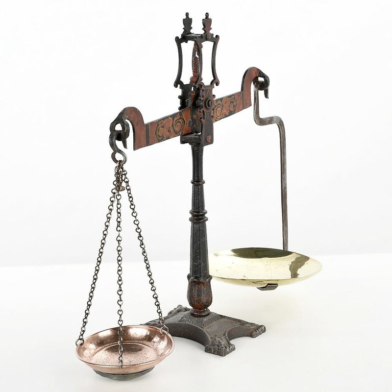 20th Century English Cast Iron Scale for sale at Pamono