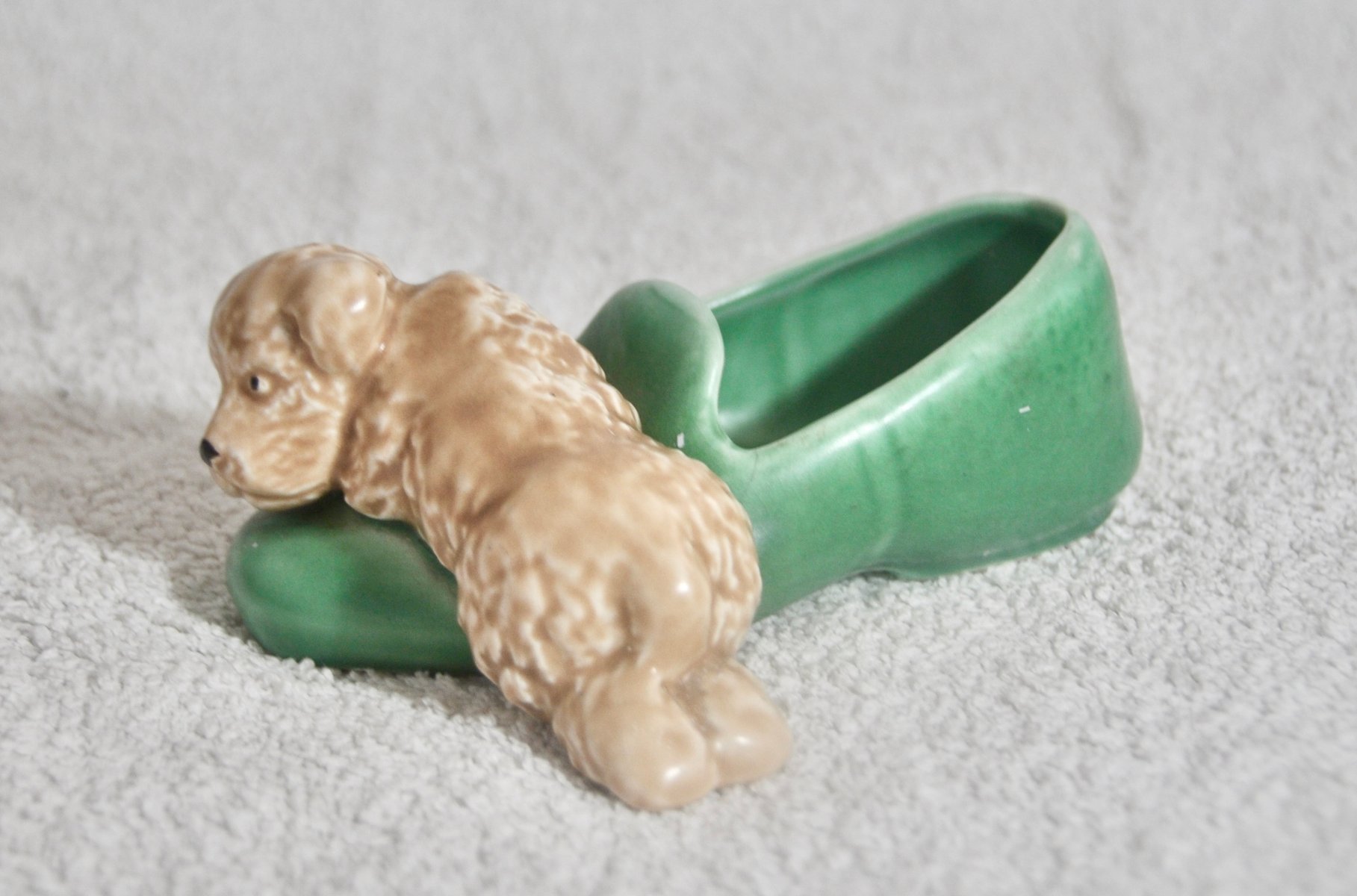 Hund auf Sylvac Schuh, 1970er bei Pamono kaufen