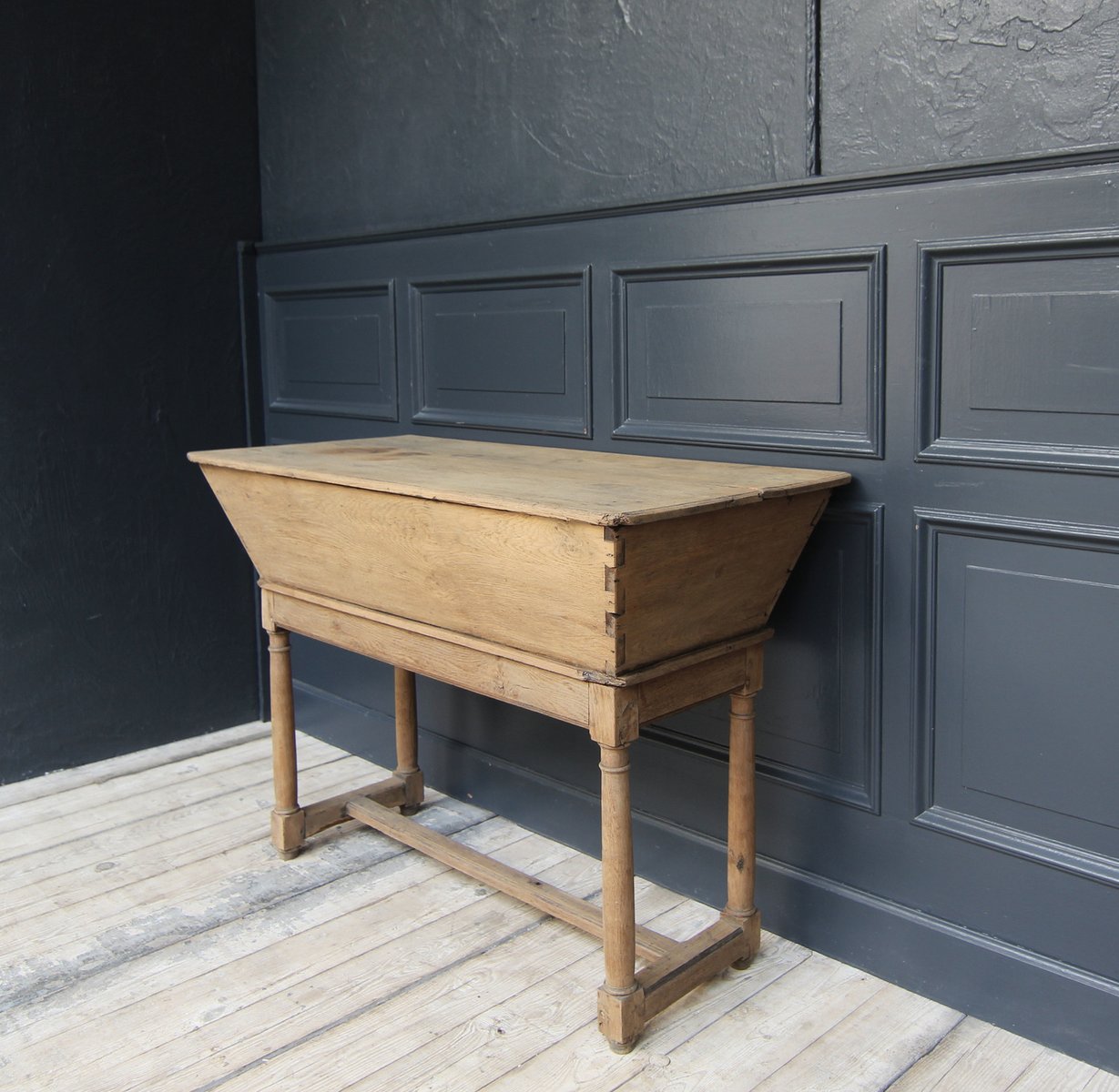 19th Century French Baking Trough Table for sale at Pamono