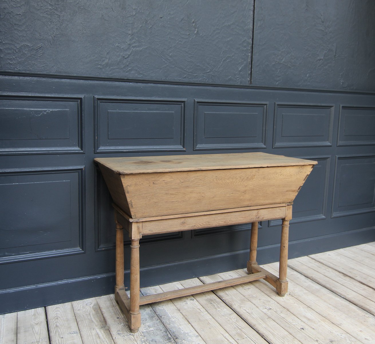 19th Century French Baking Trough Table for sale at Pamono