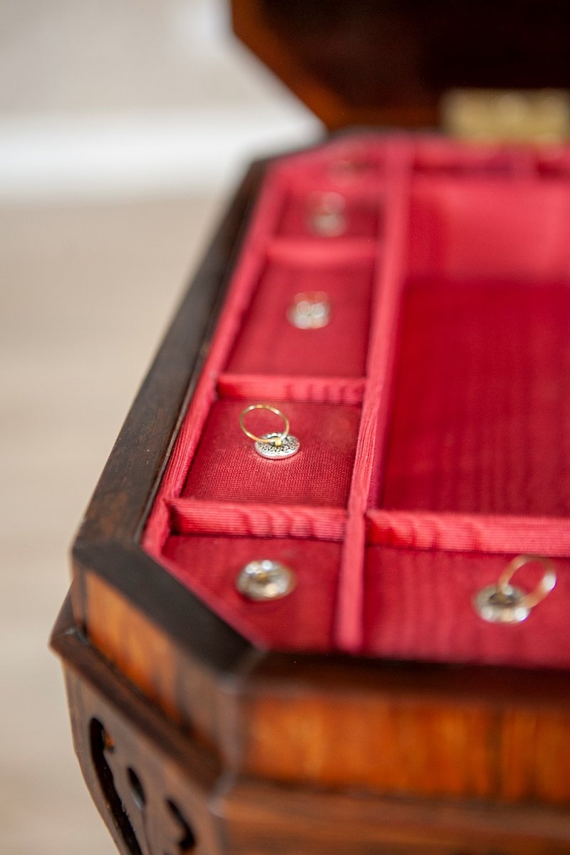 19th Century Sewing Table in Rosewood for sale at Pamono