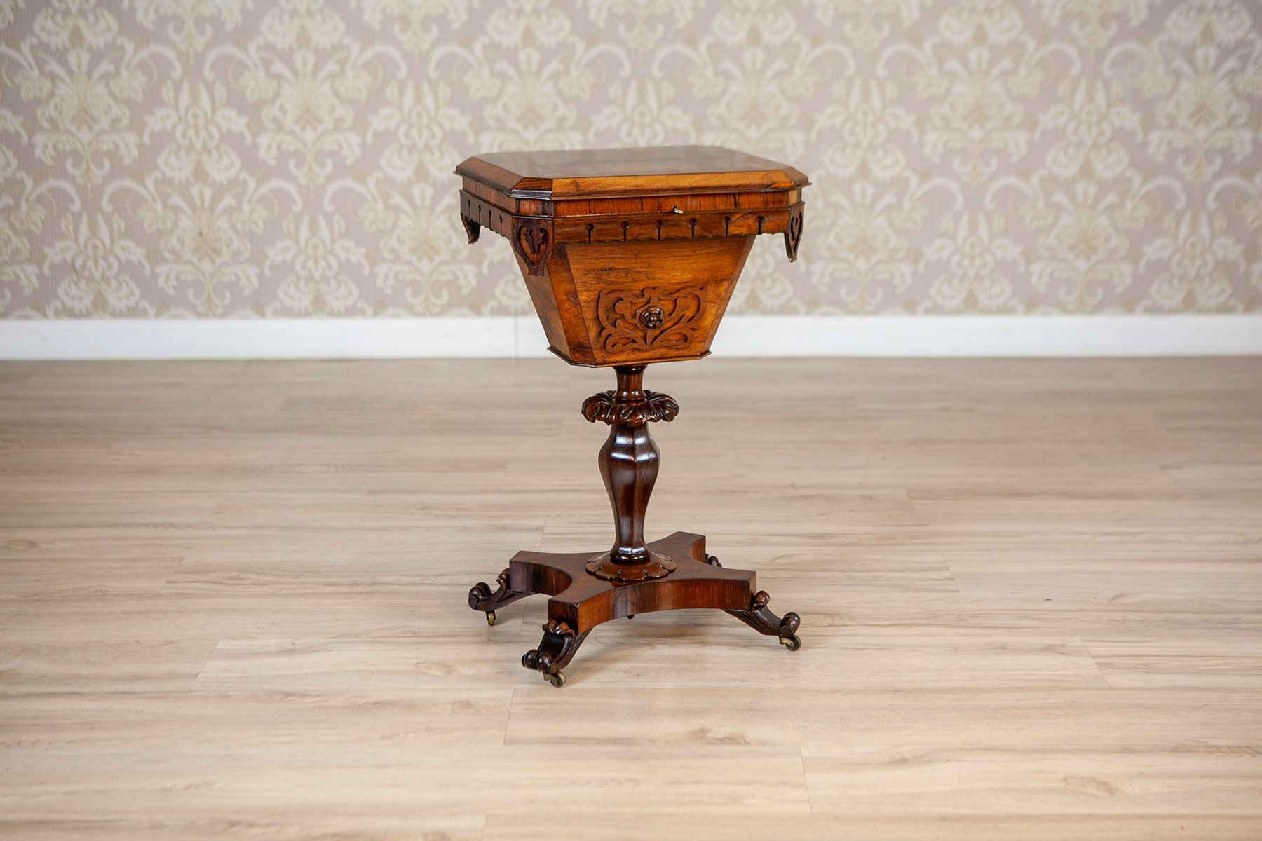 19th Century Sewing Table in Rosewood for sale at Pamono