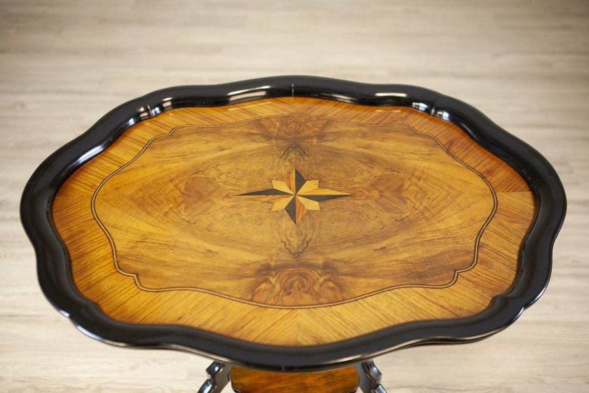 Oval Tea Table in Walnut and Veneer, 1870 for sale at Pamono