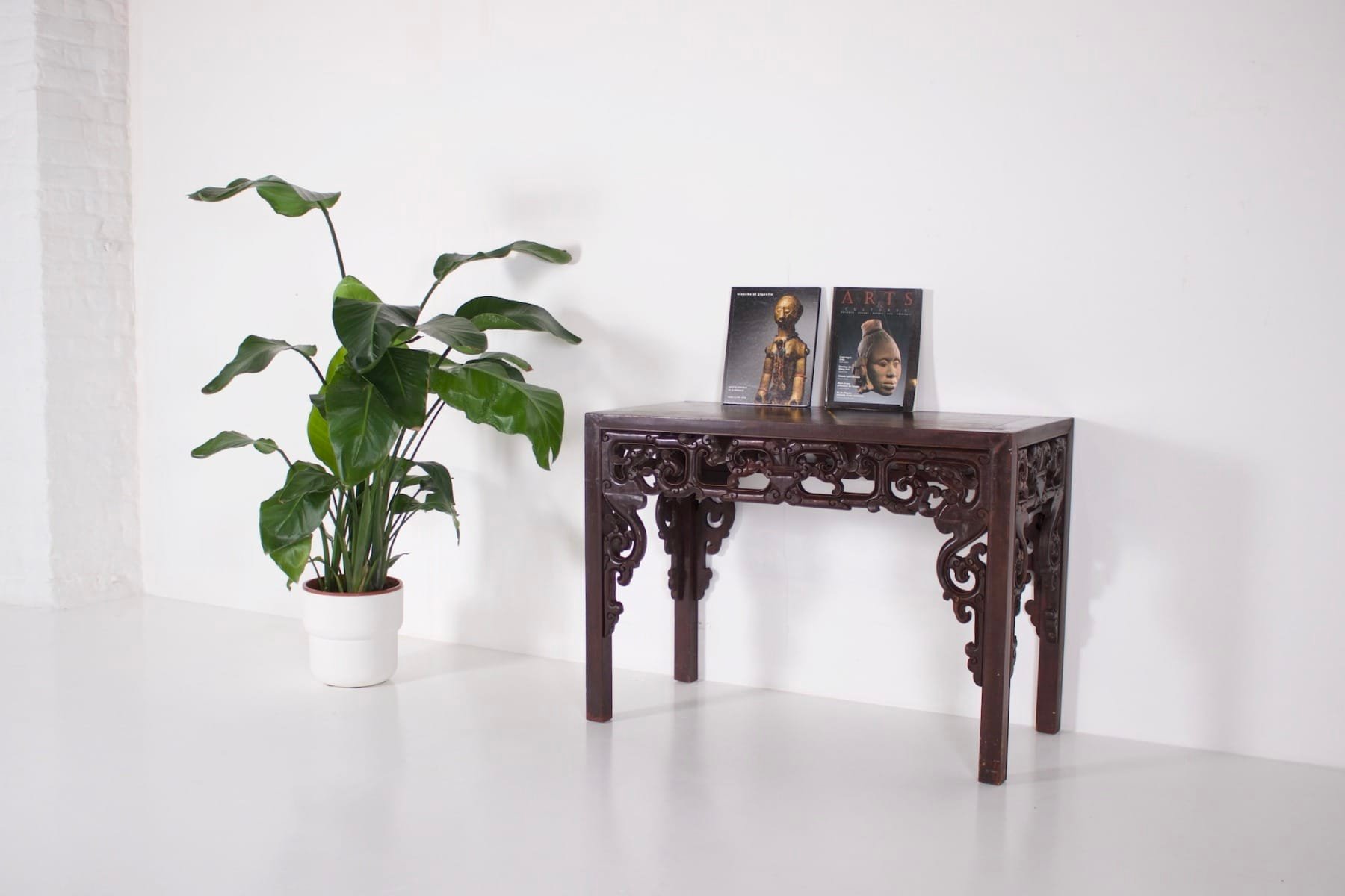 Small Chinese Console Table, 1900s for sale at Pamono