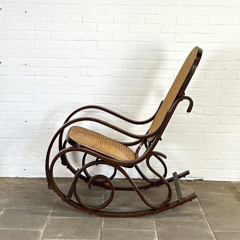Vintage Brown Rocking Chair style of Michael Thonet for sale at Pamono