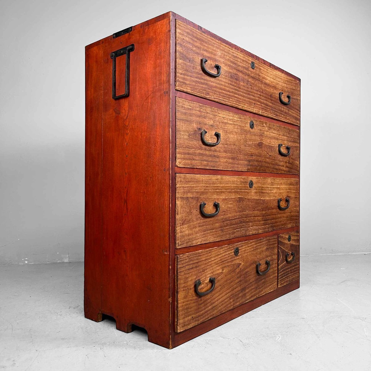 Traditional Japanese Chest of Drawers, 1920s for sale at Pamono