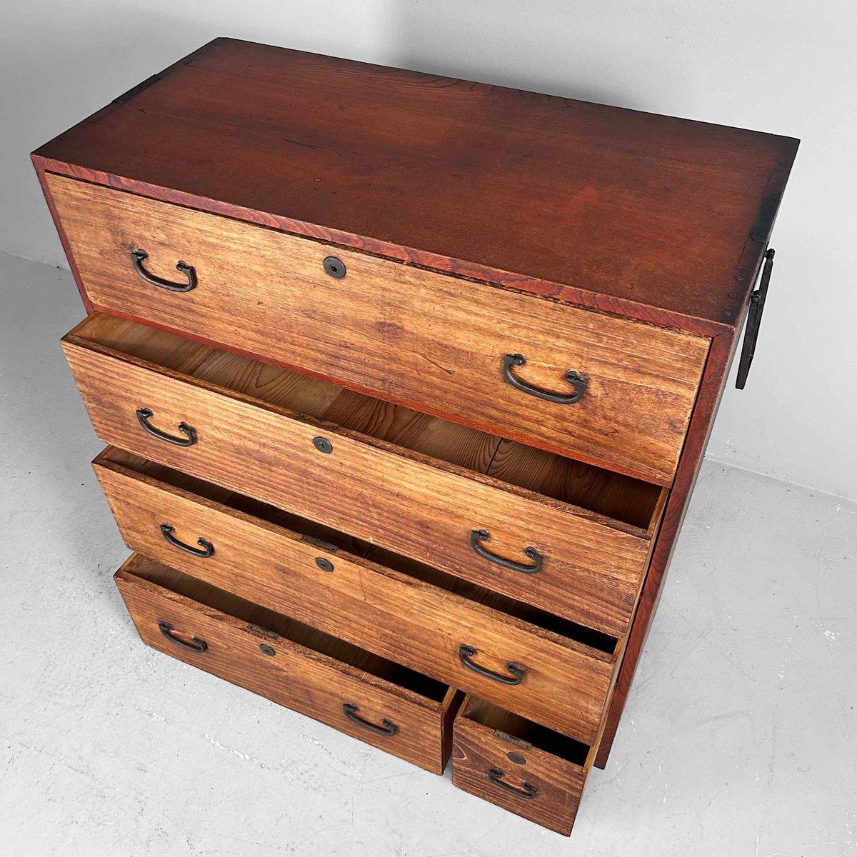 Traditional Japanese Chest of Drawers, 1920s for sale at Pamono