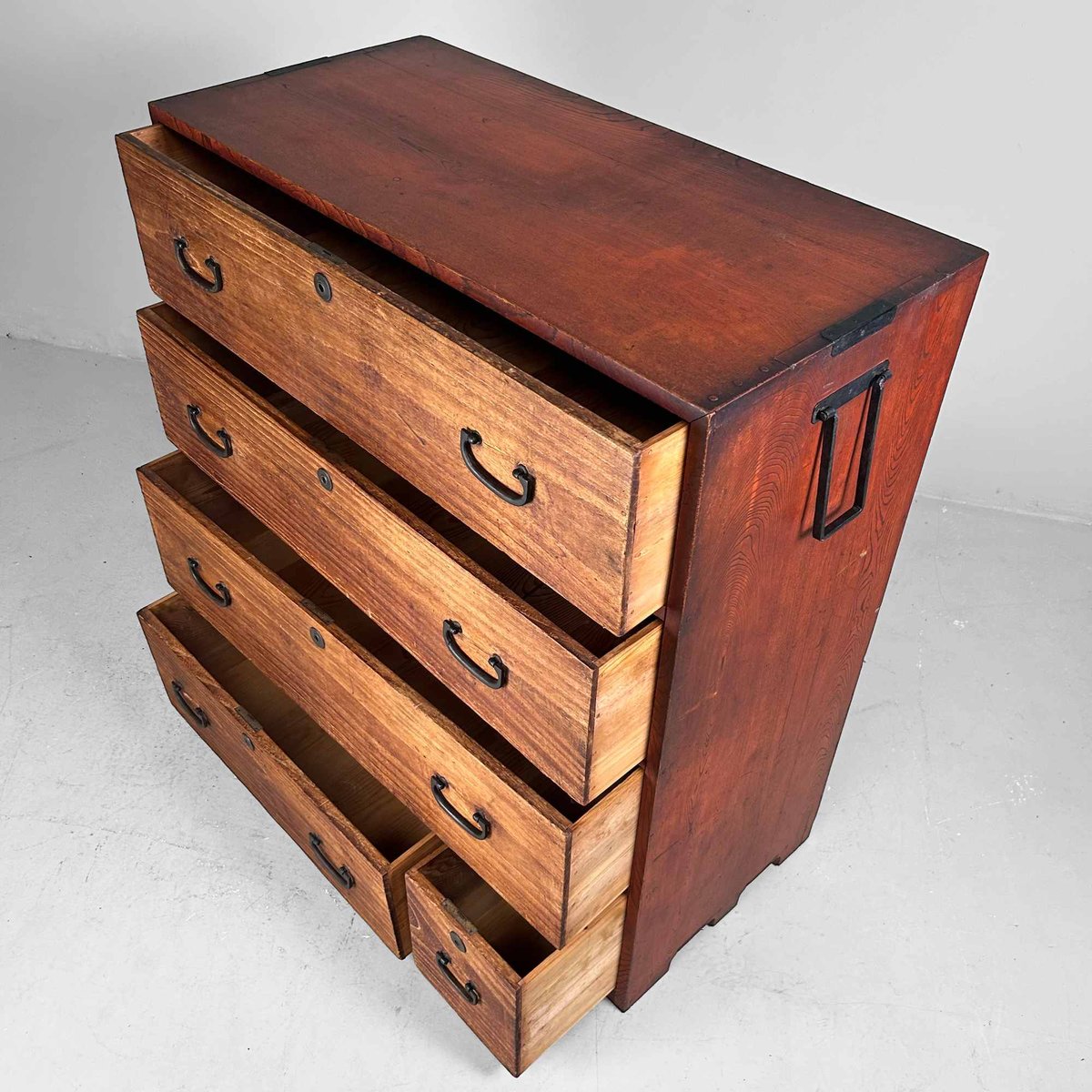 Traditional Japanese Chest of Drawers, 1920s for sale at Pamono