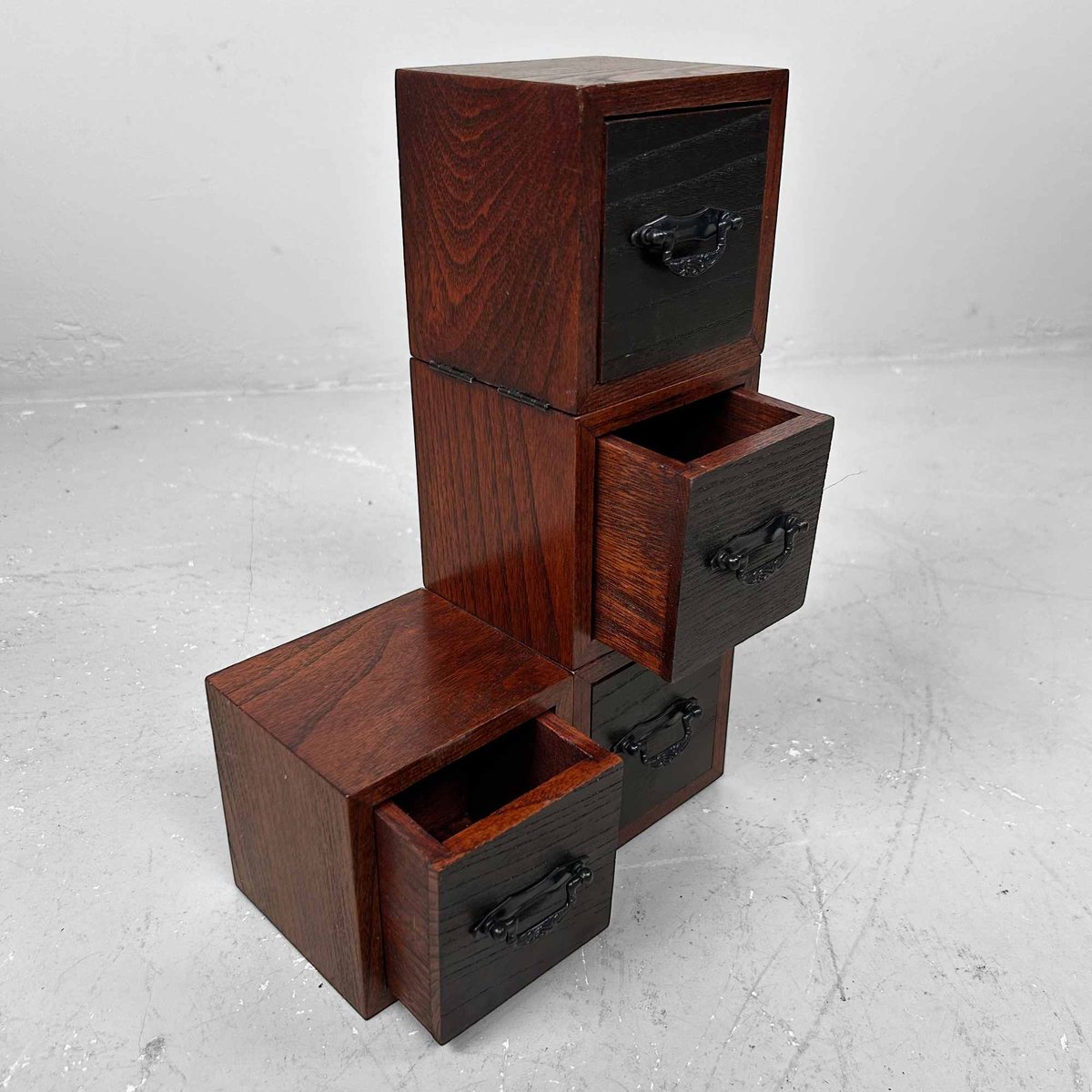 Small Japanese Shōwa Modular Drawer Cabinet, 1970s for sale at Pamono