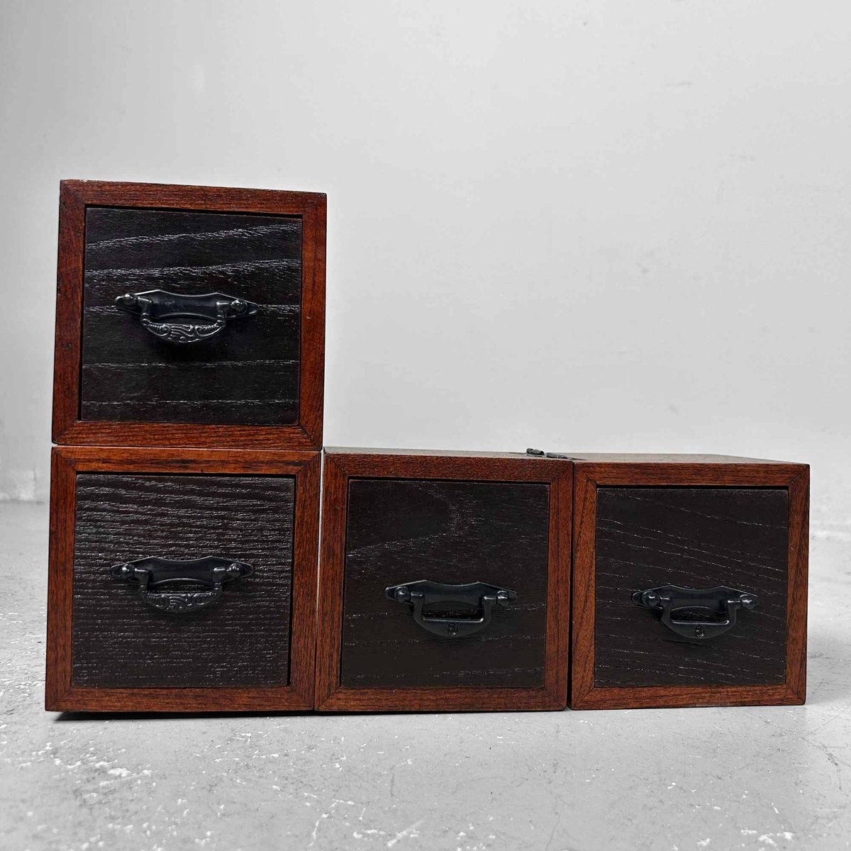 Small Japanese Shōwa Modular Drawer Cabinet, 1970s for sale at Pamono