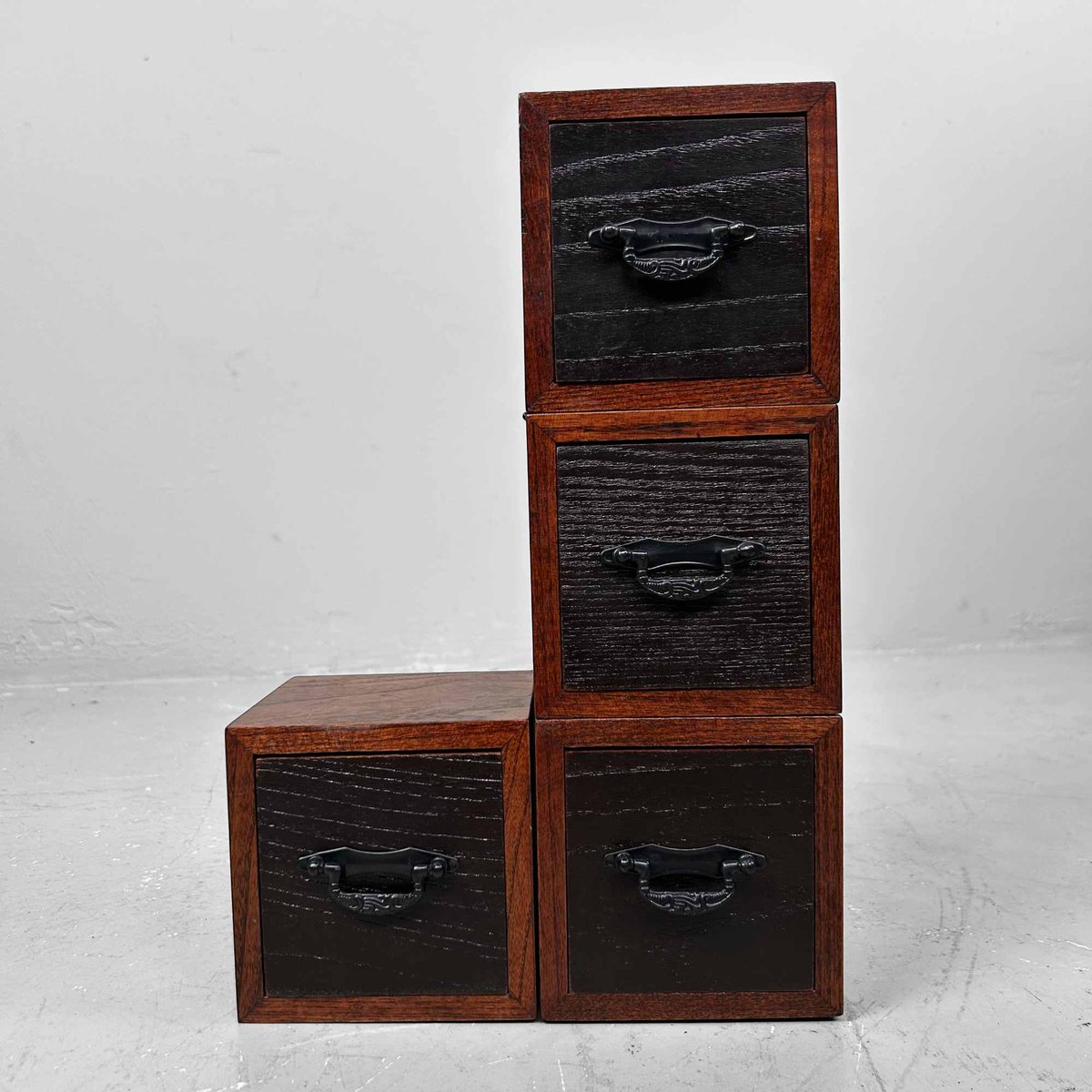 Small Japanese Shōwa Modular Drawer Cabinet, 1970s for sale at Pamono