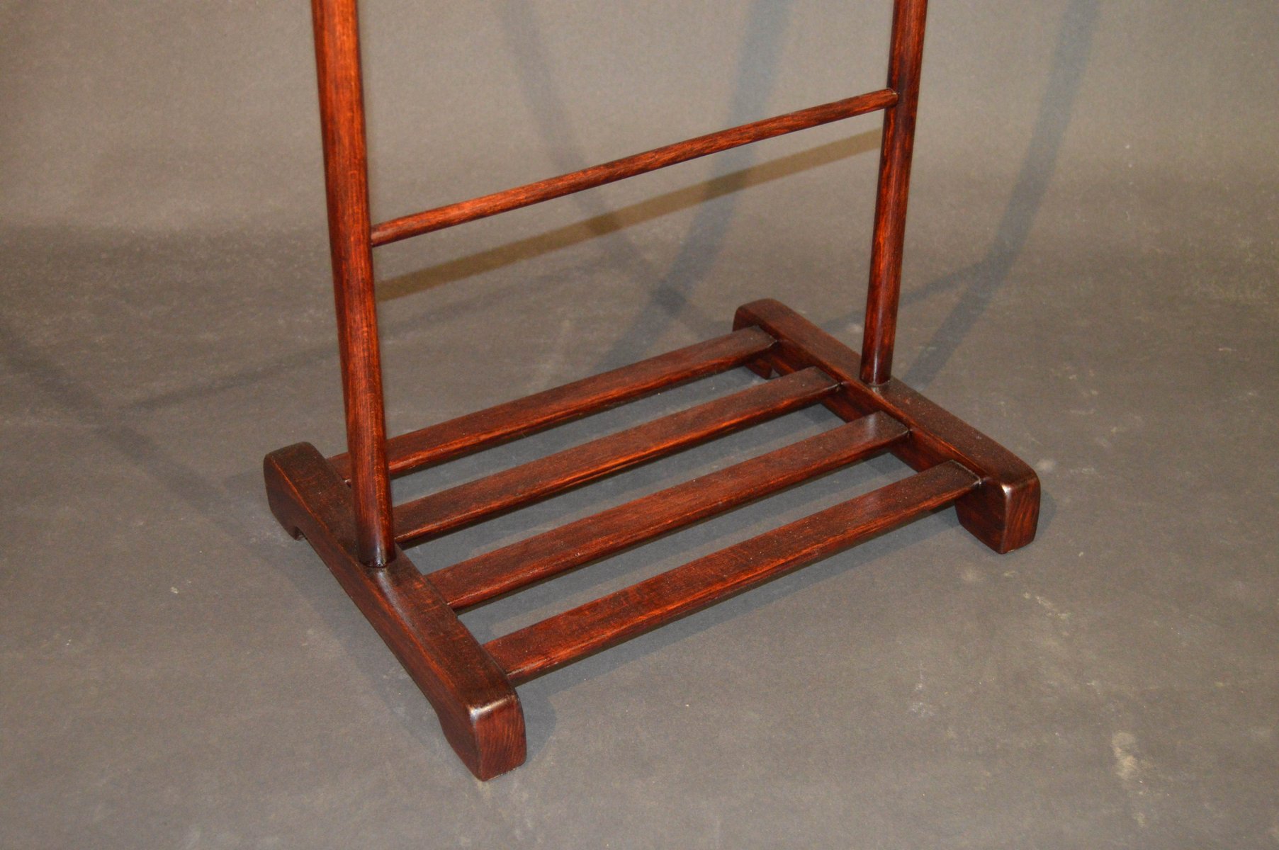 Valet Stand 133 Dumb Waiter by Michael Thonet for Thonet, 1930s for ...