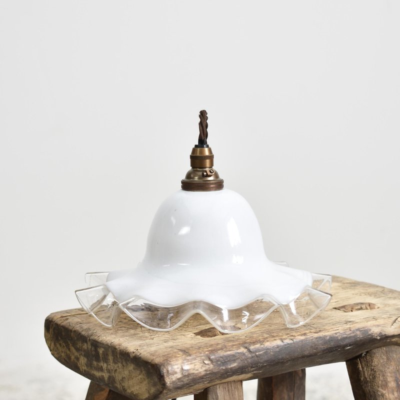 French Frilly Glass Pendant Light, 1930s for sale at Pamono