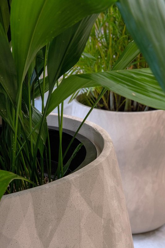 Pebble Midi Sandstone Planter by Indigenus for sale at Pamono