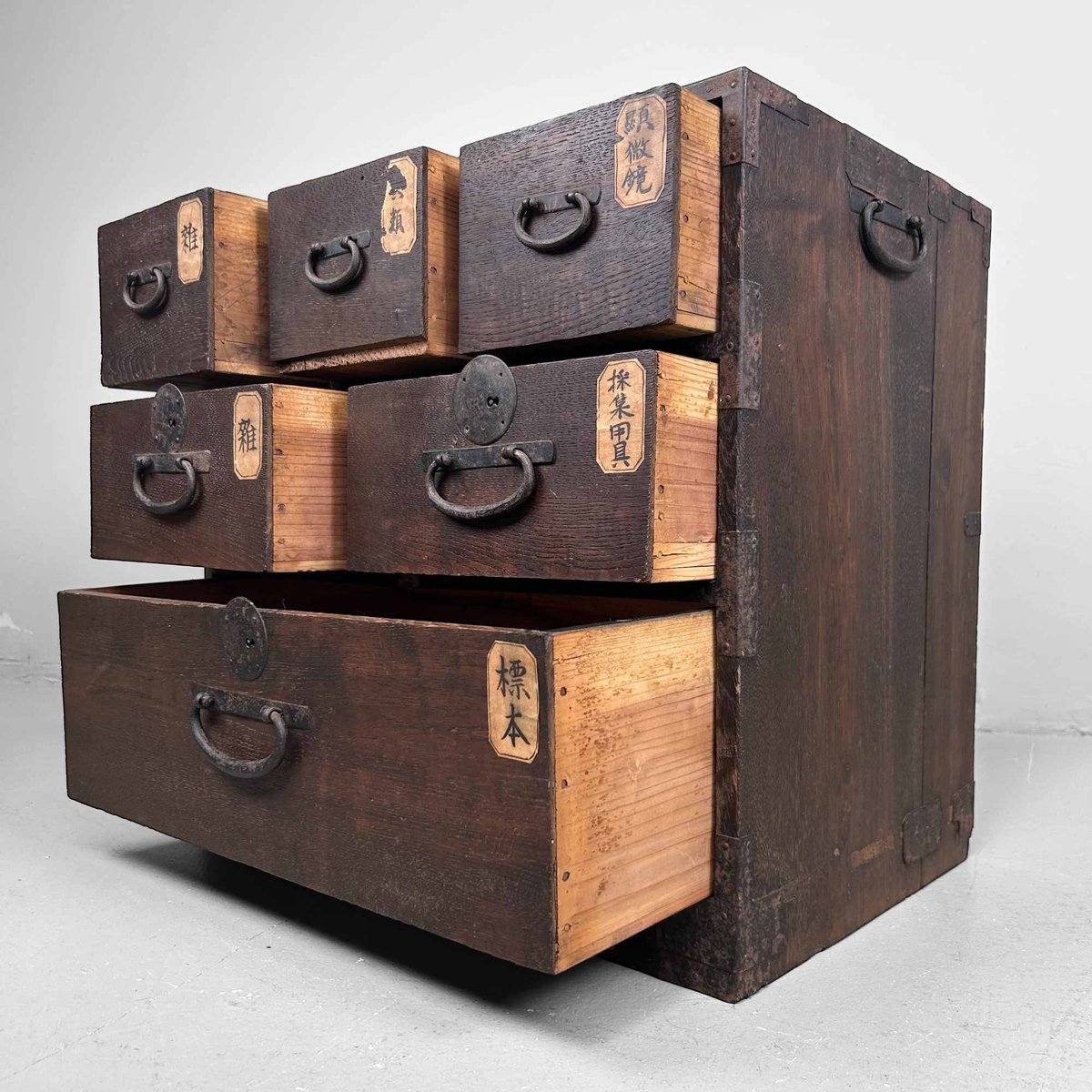 Small Japanese Tansu Chest of Drawers, 1890s for sale at Pamono
