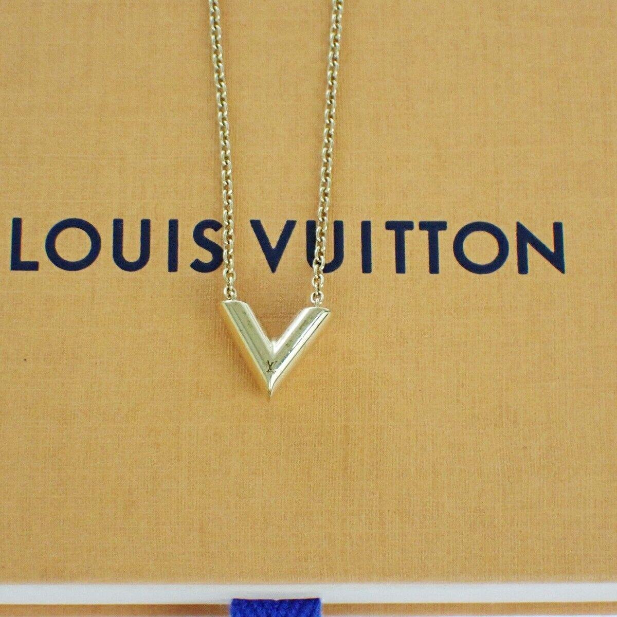 Essential V Necklace from Louis Vuitton for sale at Pamono