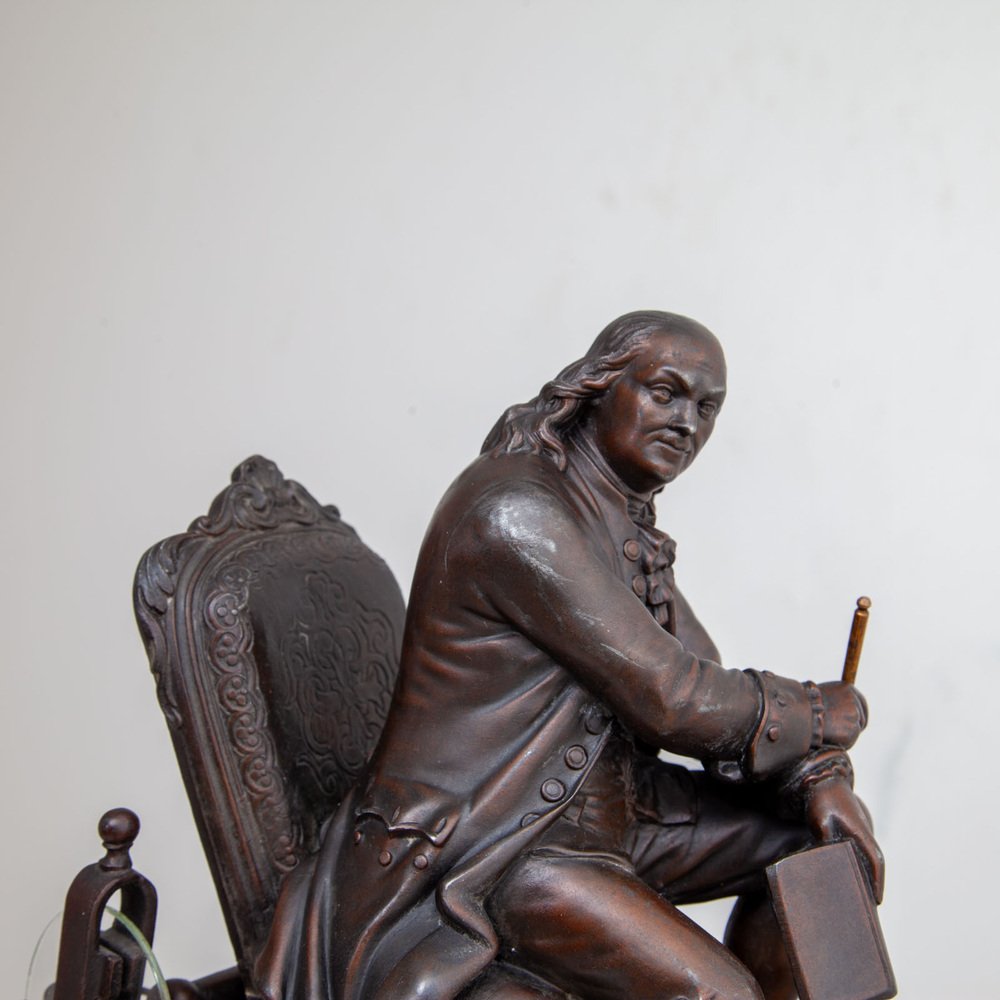 20th Century Mantel Clock with Seated Benjamin Franklin, France for sale at Pamono