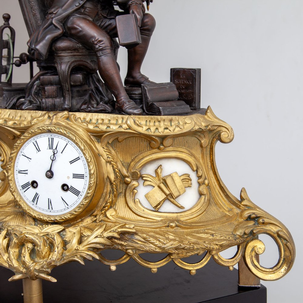 20th Century Mantel Clock with Seated Benjamin Franklin, France for sale at Pamono