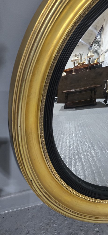 English Huge Round Gilt Mirror, 1920s for sale at Pamono