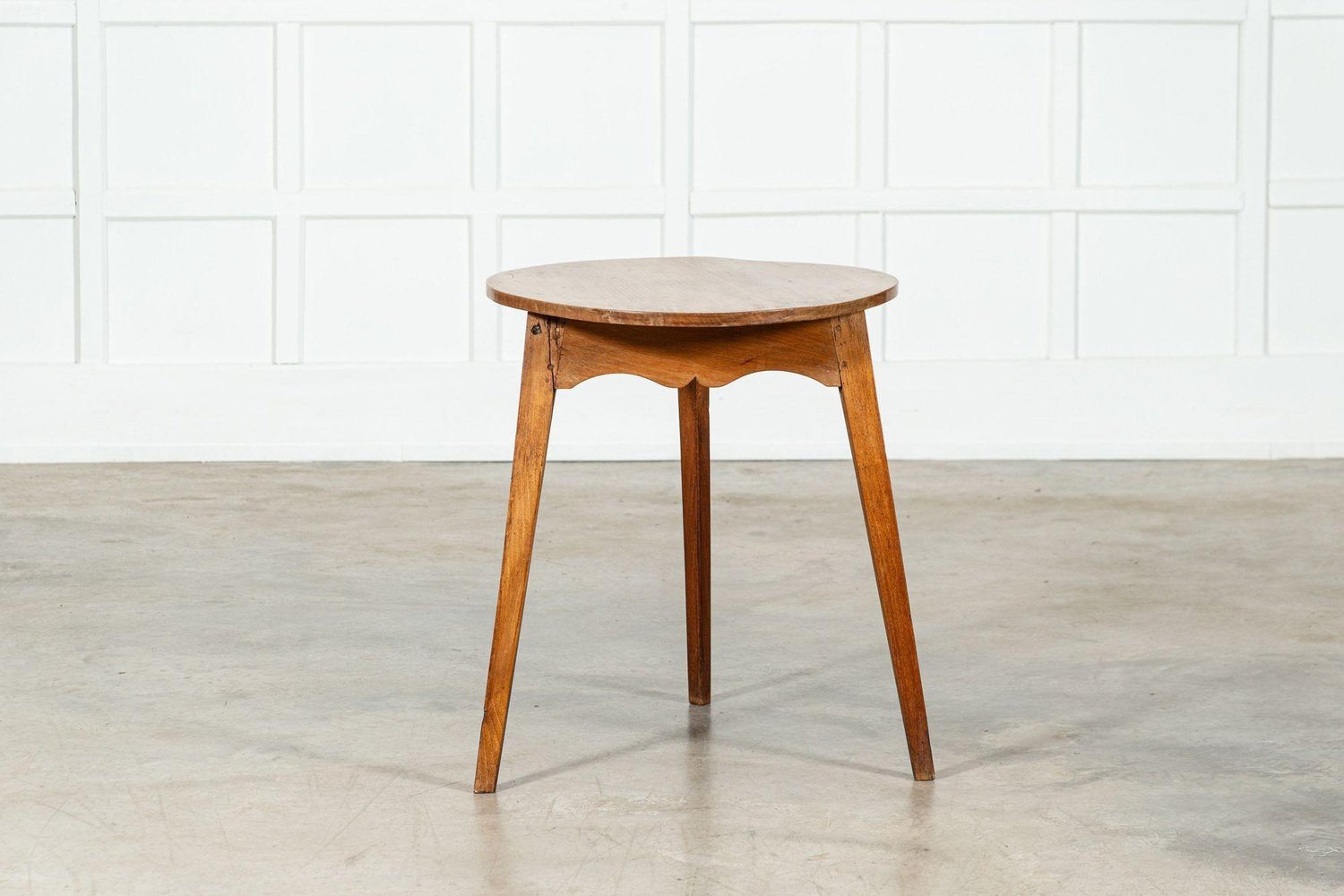 English Vernacular Ash Cricket Table, 1894 for sale at Pamono