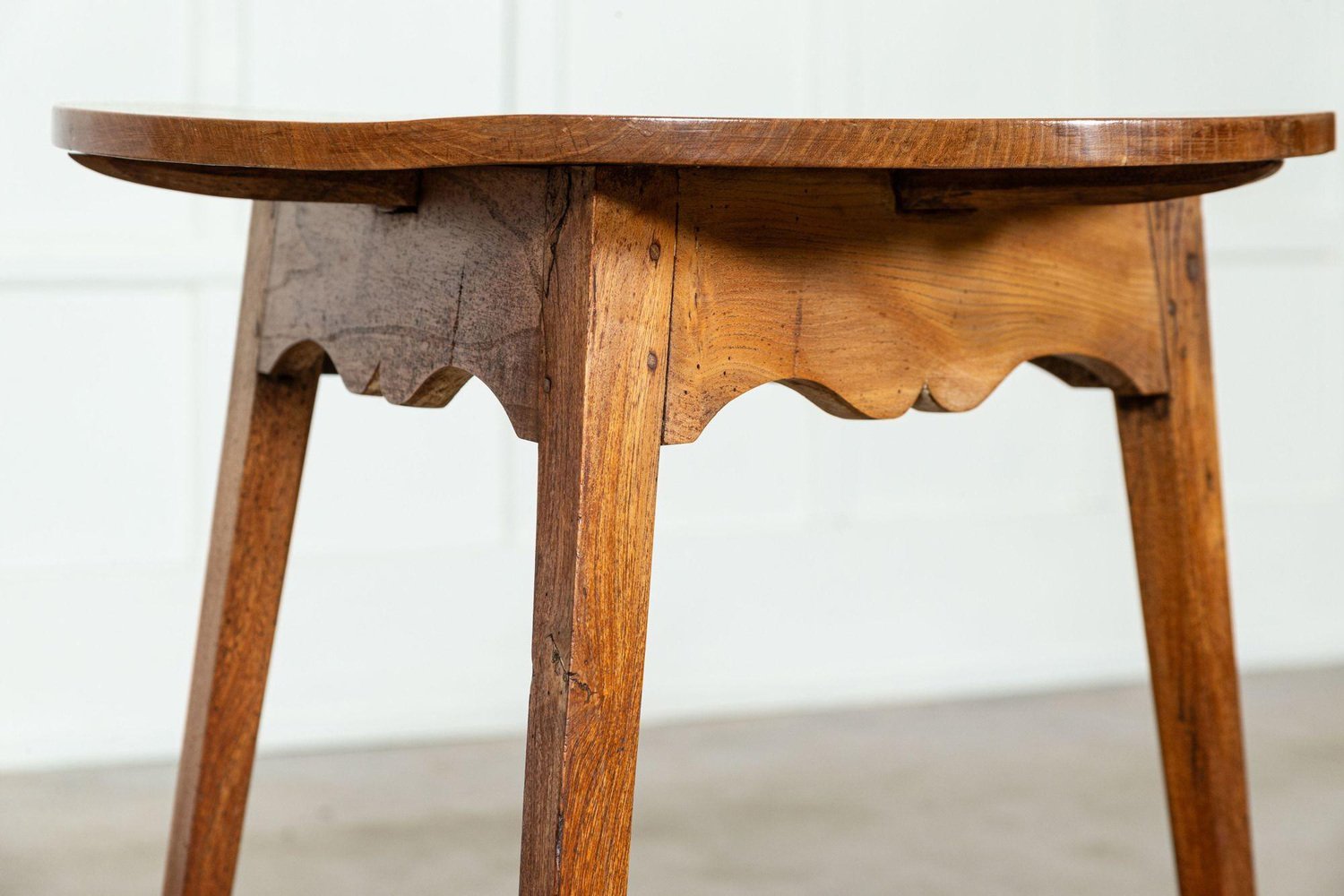 English Vernacular Ash Cricket Table, 1894 for sale at Pamono