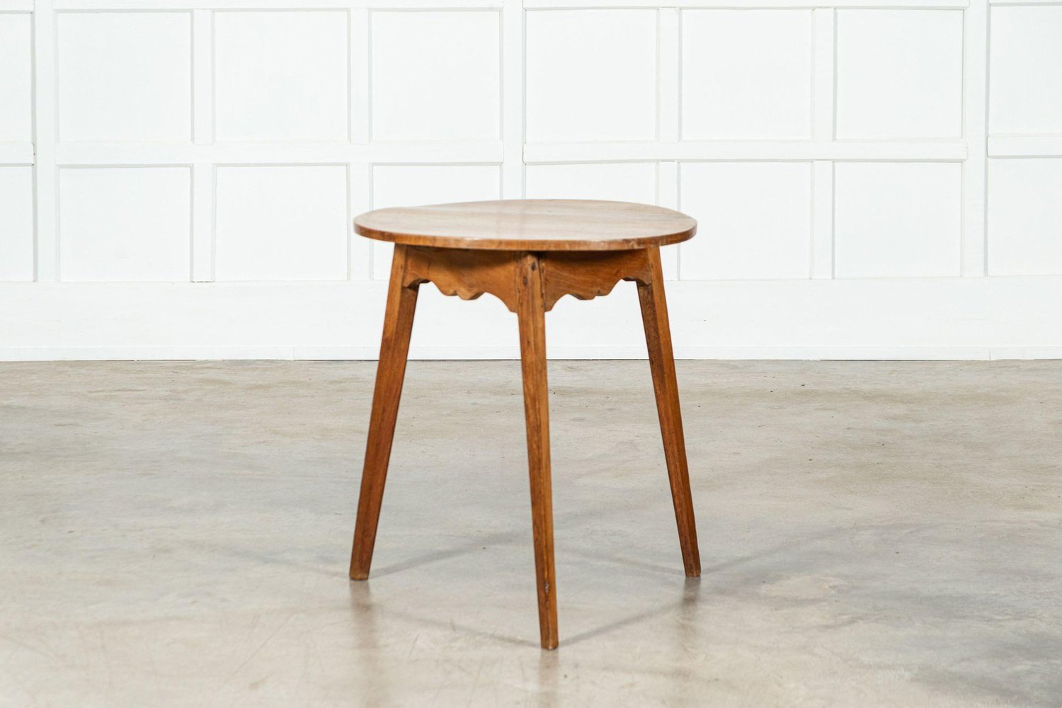 English Vernacular Ash Cricket Table, 1894 for sale at Pamono