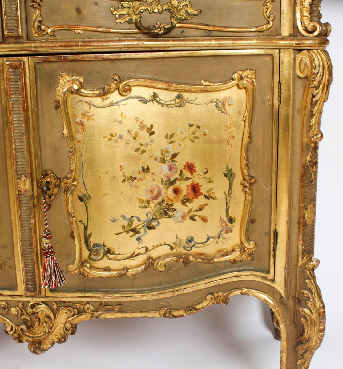 Antique Italian Painted Parcel Gilt Serpentine Commode for sale at Pamono