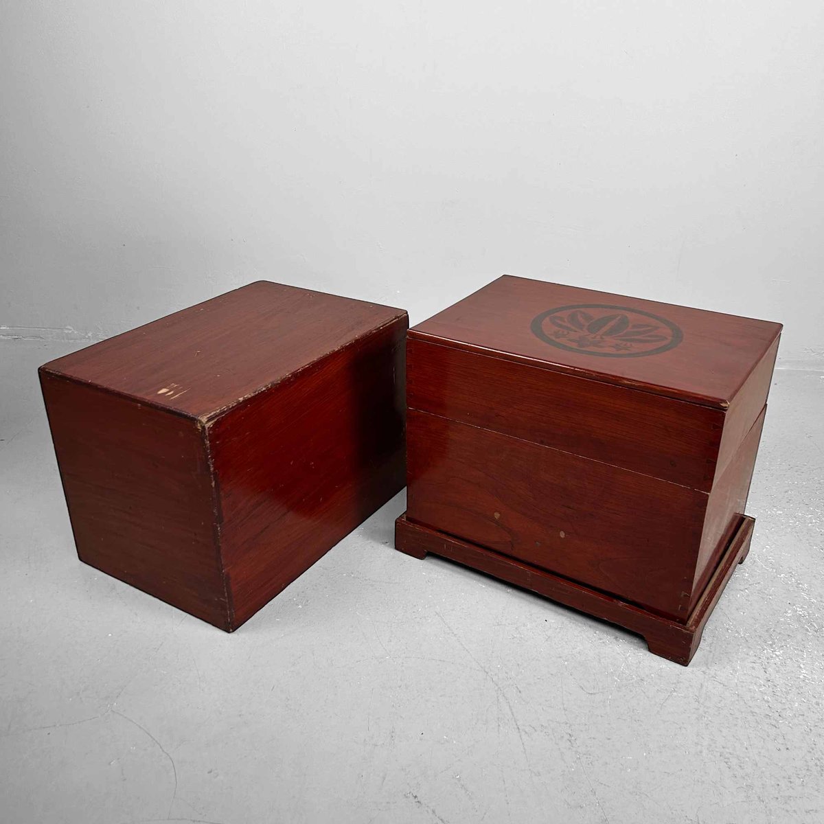 Jubako mit Urushi Lack und Kamon, Japan, 1920er bei Pamono kaufen